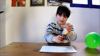 Static Electricity Experiment With Balloons : The Jumping Pepper