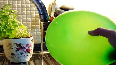 Bending Water Experiment With A Balloon: Try The Power Of The Force!